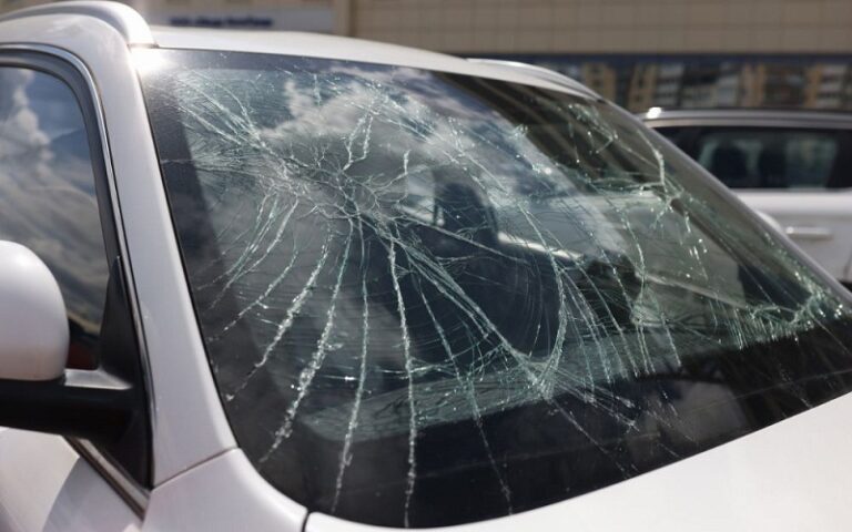6 Types of Windshield Damage You Can't Afford to Ignore | Autocarnewz.com